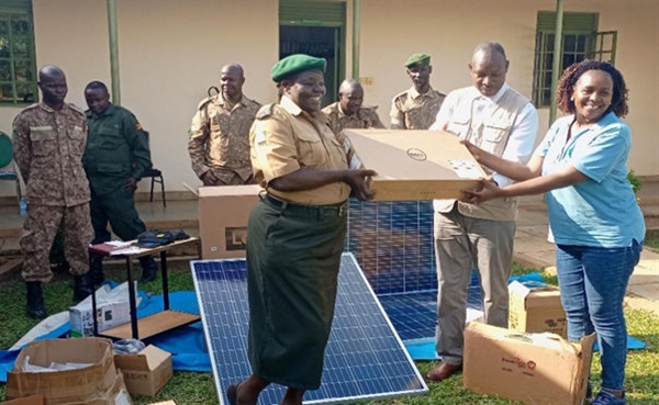 WCS donates SMART equipment to Uganda Wildlife Authority to foster ...